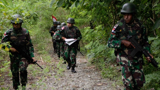 Patroli di Perbatasan Indonesia-Malaysia, TNI Temukan Sabu 42 Kg Patroli di Perbatasan Indonesia-Malaysia, TNI Temukan Sabu 42 Kg